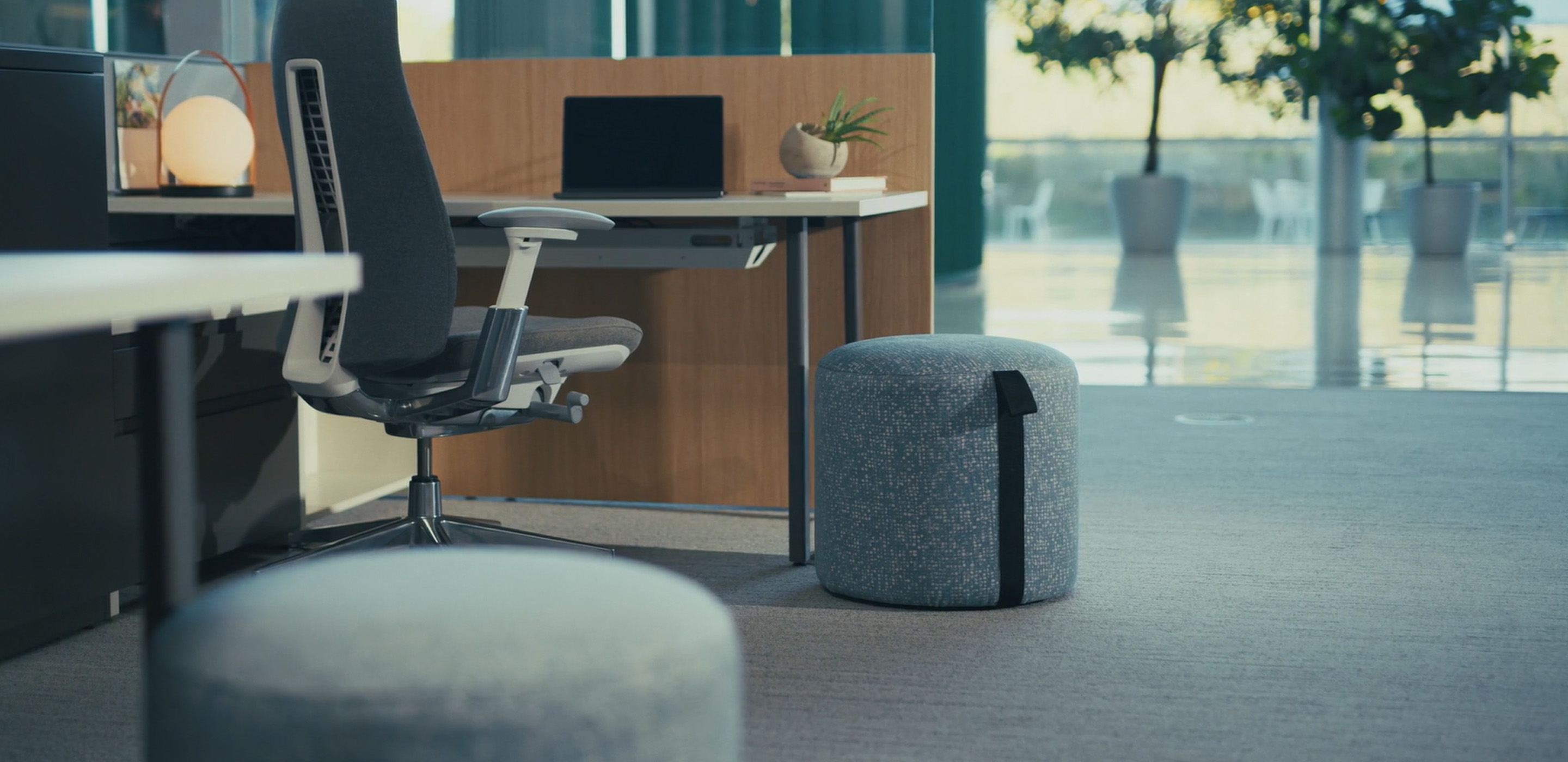 Hello Pouf Application | Details Page | Haworth