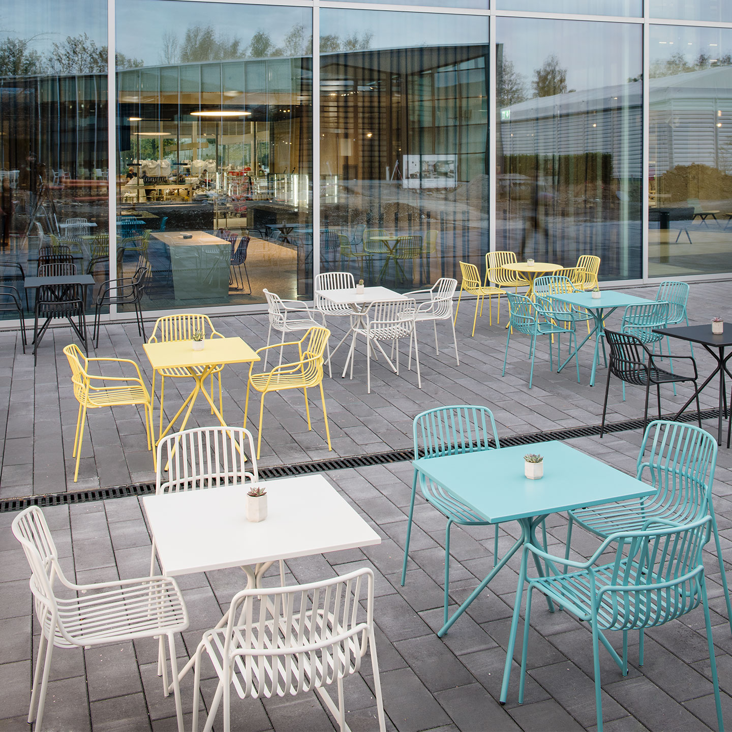 crona steel | Visitor chair | Haworth Europe