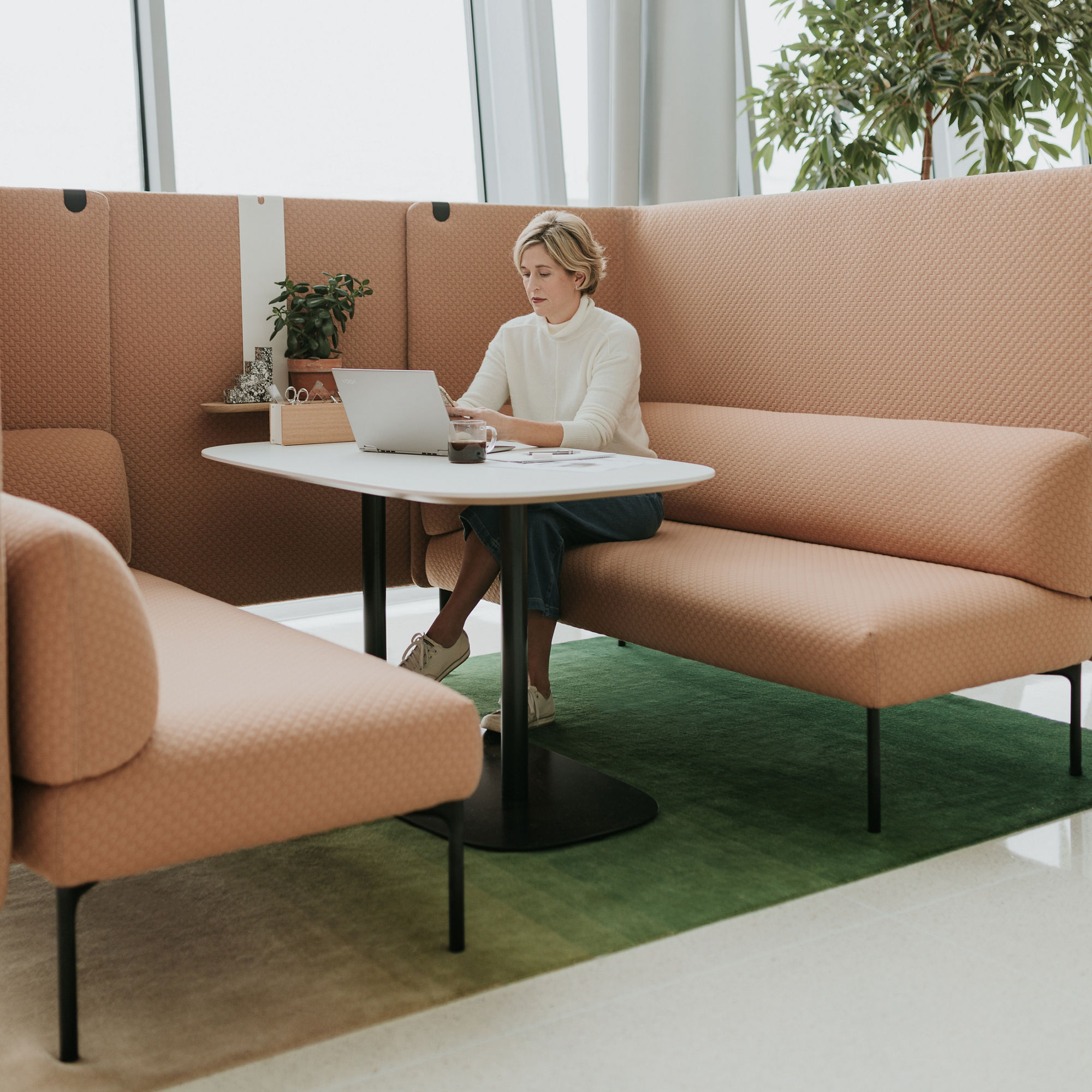 Pip Collaborative Table | Haworth